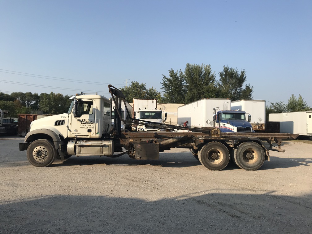 Mack Roll-Off 2505 - Rosby Resource Recycling